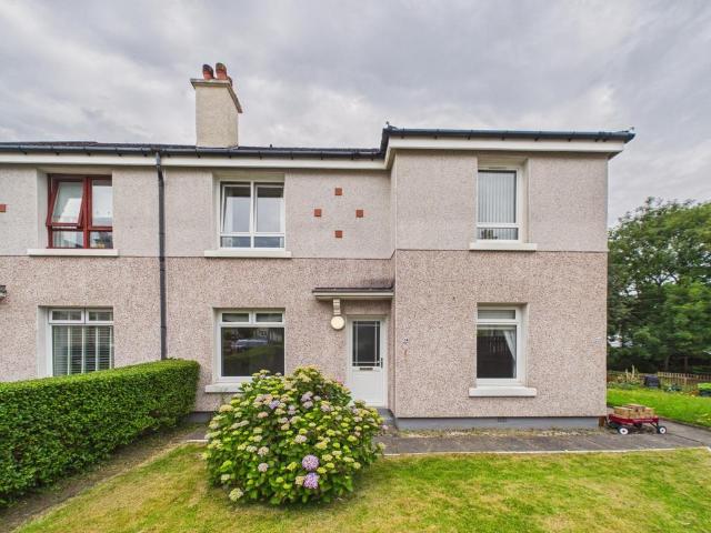 Moidart Place, Glasgow G52 2 bed flat to rent £1,050 pcm £242 pw