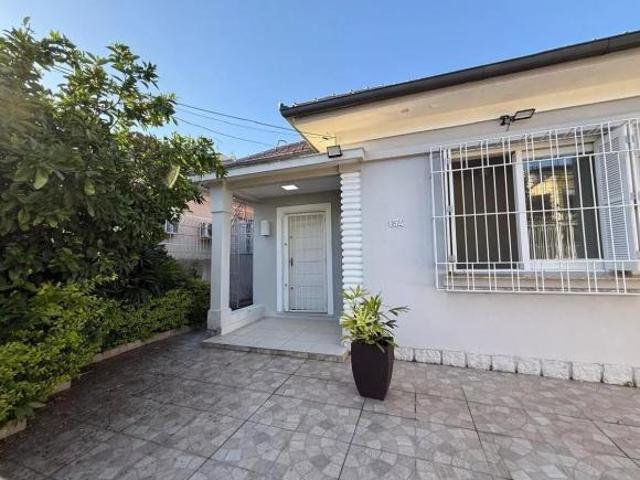 MOINHOS IMOBILIÁRIA vende casa, ótima oportunidade no bairro Azenha CA914
