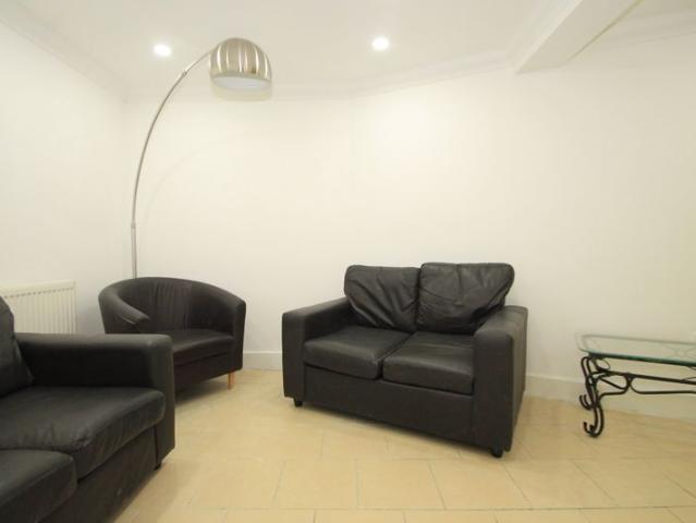 Moira Place, Cardiff CF24, 1 bed flat to rent, £775 pcm | PrimeLocation