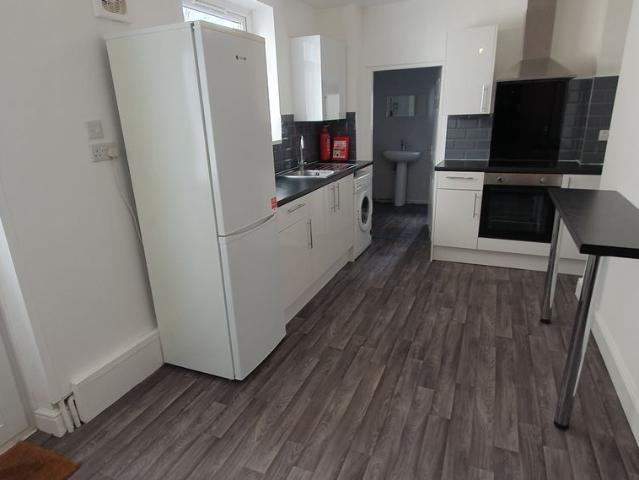 Moira Place, Roath, Cardiff CF24, 1 bed flat to rent, £925 pcm | PrimeLocation