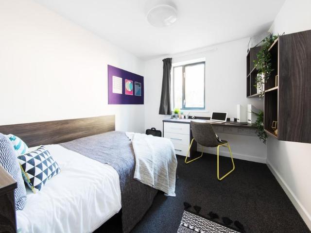 Moira Street, Liverpool L6 5 bed flat to rent £3,098 pcm £715 pw