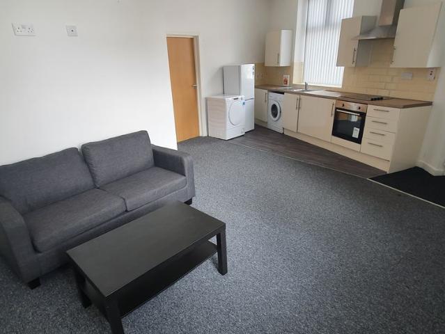 Moira Street, Roath, Cardiff CF24, 2 bed flat to rent, £1,150 pcm | PrimeLocation