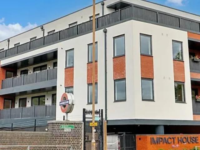 Moka, 181 High Road, Chigwell, IG7 6NU, United Kingdom | 2 bed house for rent #167611899 | Rentberry