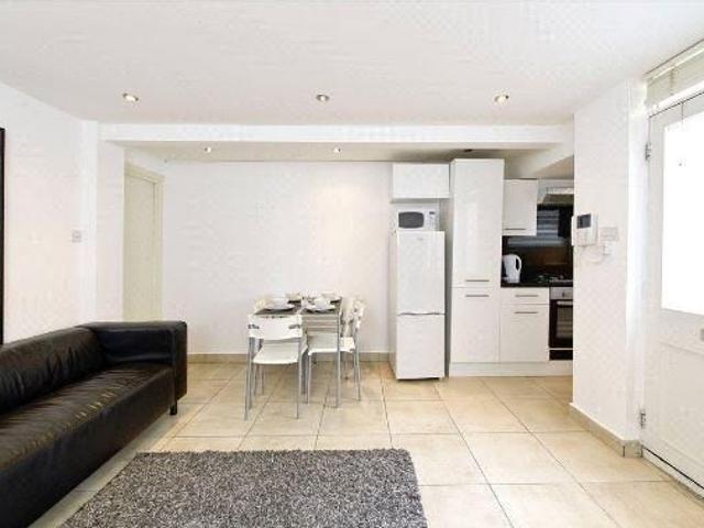 Molyneux Street, Marylebone, London W1H, 1 bed flat to rent, £2,492 pcm | PrimeLocation