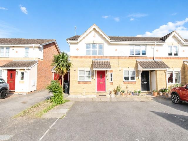 Molyns Mews, Slough SL1, 2 bed end terrace house to rent, £1,630 pcm | PrimeLocation