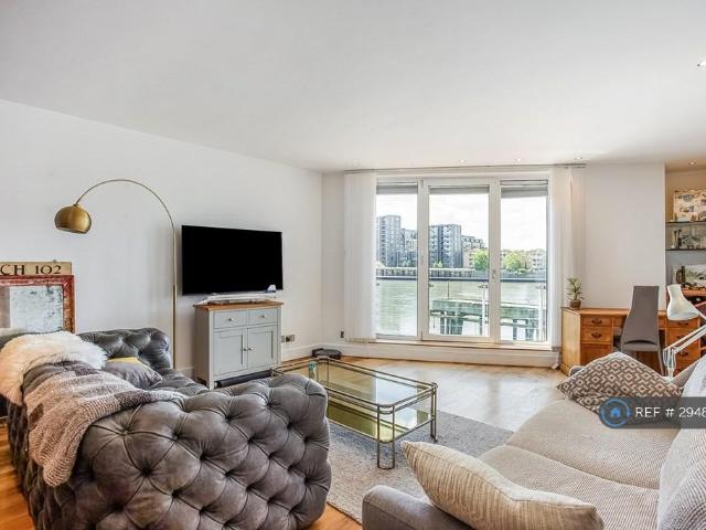 Molasses House, London, SW11 2 bed flat to rent £3,150 pcm £727 pw