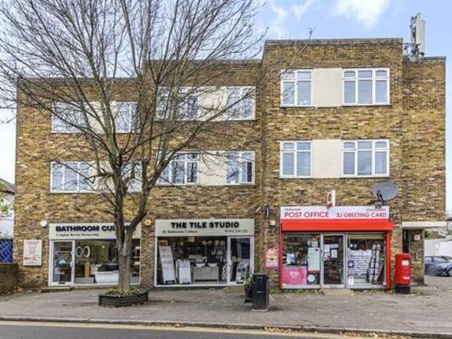 Molesey Road, Hersham, 2 Bedroom Flat