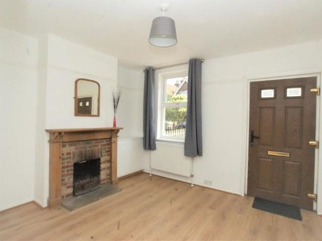 Molesey Road, Hersham Village