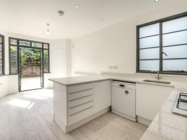 Molesford Road, Parsons Green SW6, 3 bed property to rent, £6,250 pcm | PrimeLocation