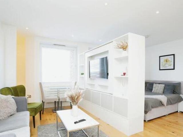 Molesworth Street, London, Studio Flat For