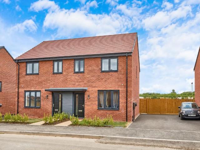 Mortain Street, Hinckley LE10, 3 bed semi detached house to rent, £1,350 pcm | PrimeLocation