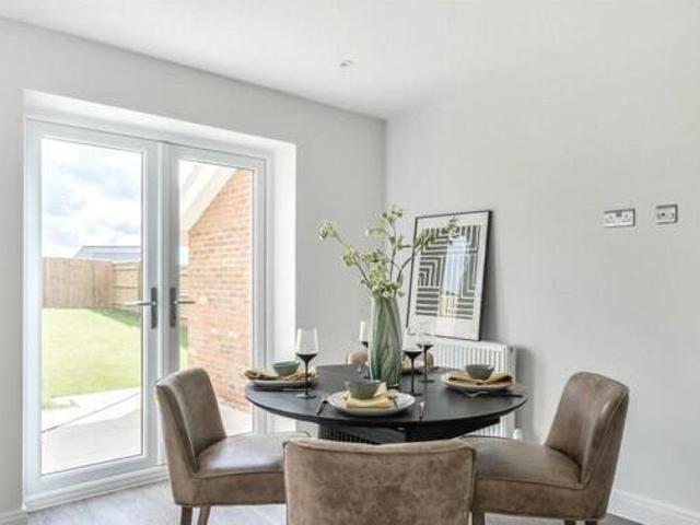 Mortimer Common, Hackney Way, Reading, 2 Bedroom Semi detached