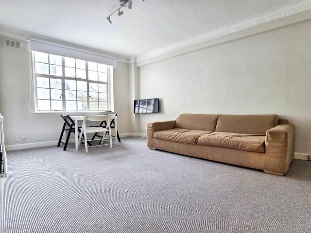 Mortimer Court Abbey Road, St Johns. 1 bed apartment to rent £1,875 pcm £433 pw