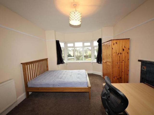 Mortimer Road, Charminster, Bournemouth 5 bed maisonette to rent £2,375 pcm £548 pw