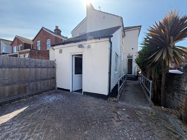 Mortimer Road, Southampton SO19, 1 bed maisonette to rent, £950 pcm | PrimeLocation