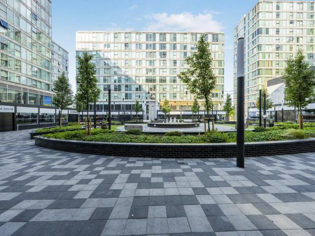 Mortimer Square, Milton Keynes. 1 bed flat to rent £1,150 pcm £265 pw