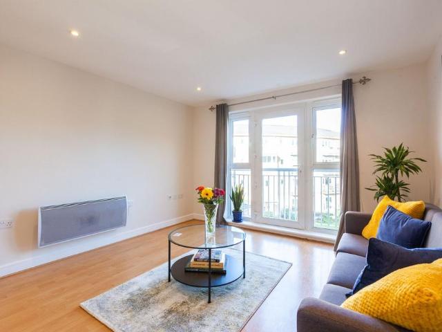 Morton Close, E1, Shadwell, London, E1 1 bed flat to rent £1,950 pcm £450 pw