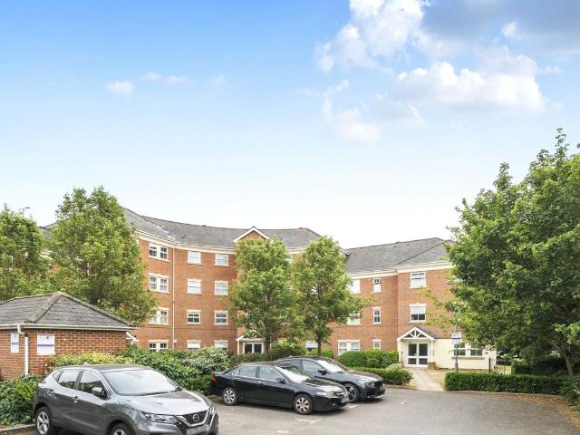 Morton Close, Hillingdon UB8, 2 bed flat to rent, £1,600 pcm | PrimeLocation