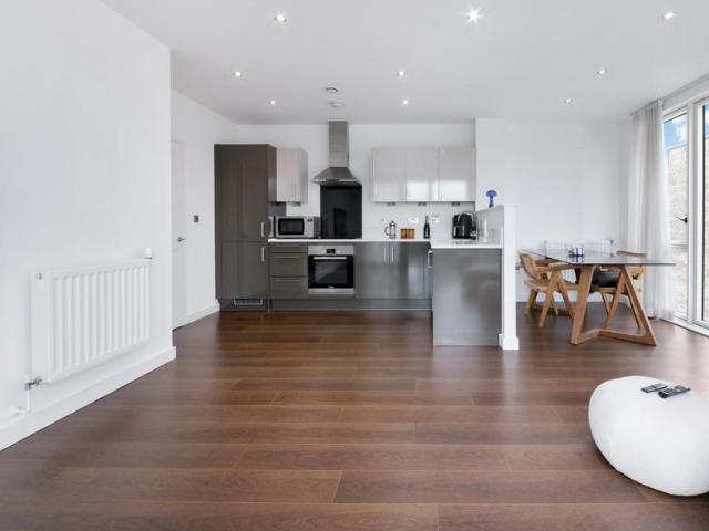 Morton Apartments, Royal Albert. 2 bed flat to rent £2,496 pcm £576 pw