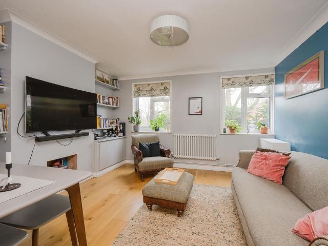 Mortlake High Street, London SW14, 2 bed flat to rent, £2,100 pcm | PrimeLocation