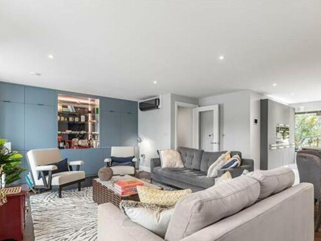 Mortlake High Street, Mortlake, 3 Bedroom Flat