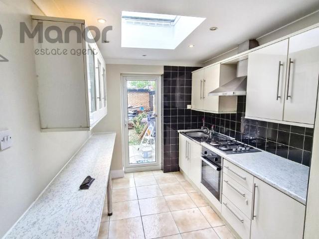 Mortlake Road, Ilford IG1, 2 bed flat to rent, £1,800 pcm | PrimeLocation