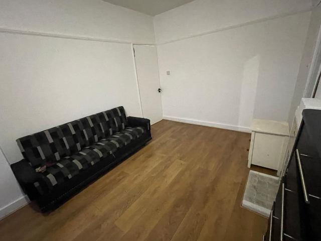 Mortlake Road, Ilford IG1, 4 bed terraced house to rent, £2,400 pcm | PrimeLocation
