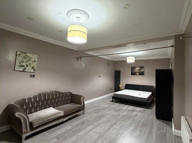 Mortlake Road, Ilford IG1, Room to rent, £650 pcm | PrimeLocation
