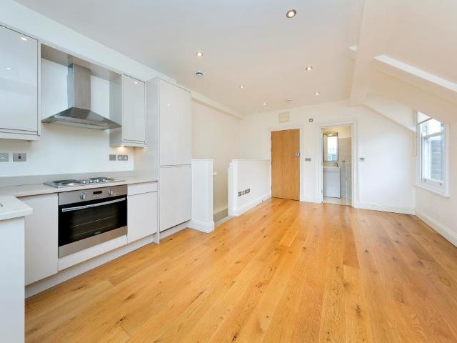 Mortlake Road, Kew, Richmond, Surrey TW9 1 bed flat to rent £1,850 pcm £427 pw
