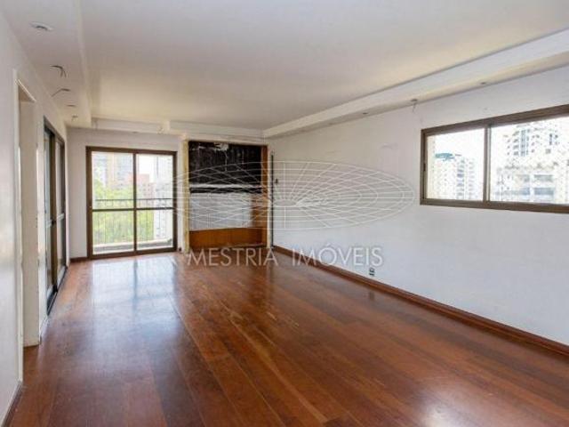Morumbi | Apartamento com 175 m² e 3 vagas de garagem !