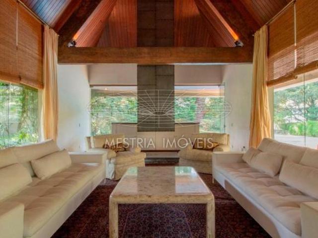 Morumbi | Casa com projeto de Marcos Tomanik !