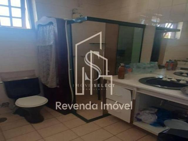 MORUMBI, CASA DE 455M², 4 DORMITÓRIOS SENDO 2 SUÍTES, 4 SALAS, E 4 VAGAS À VENDA