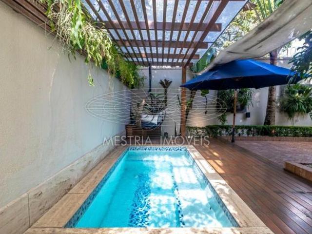 Morumbi | Casa em condomínio exclusivo | 4 suítes e 7 vagas de garagem!