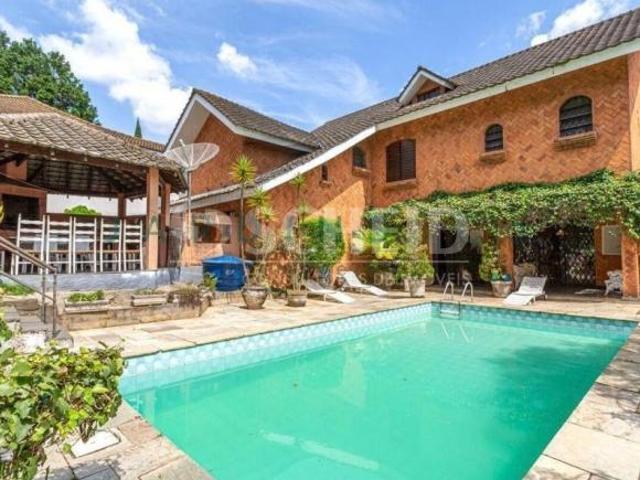 MORUMBI JARDIM GUEDALA. CASA COM PISCINA E 6 QUARTOS