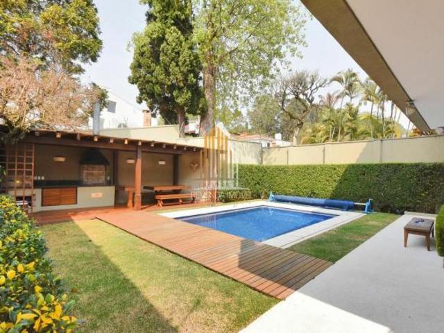 Morumbi Lindíssima Casa Assobradada com 500m2 4 dormitórios 4 banheiros, quatro vagas de garagem
