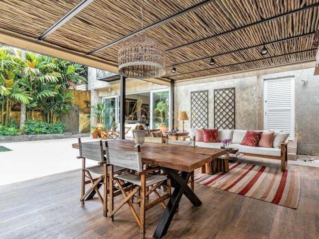 Morumbi, próxima à Casa da Fazenda, 350 m² de construção, totalmente reformada!