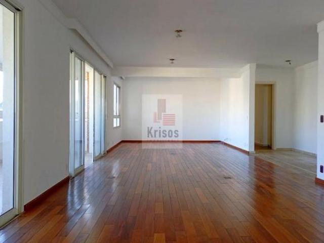 Morumbi 261m com 3 suítes e 4 vagas com depósito e varanda gourmet