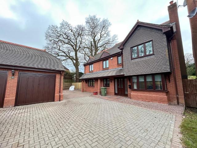 Morville Close, Dorridge B93 4 bed detached house to rent £3,350 pcm £773 pw