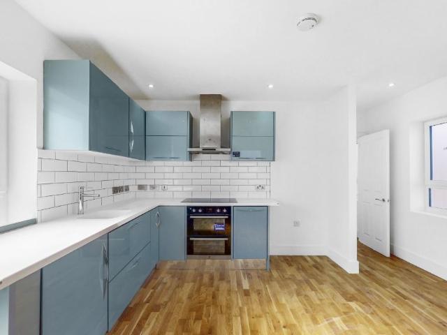 Mora Road, London NW2, 2 bed flat to rent, £2,150 pcm | PrimeLocation