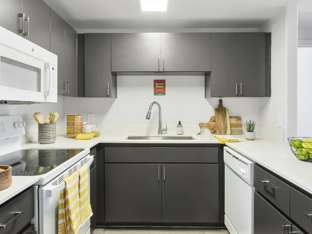 Morada Rise 2 Bedroom Apartment for Rent at 6751 W Indian School Rd, Phoenix, AZ 85033