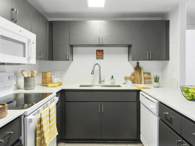 Morada Rise 2 Bedroom Apartment for Rent at 6751 W Indian School Rd, Phoenix, AZ 85033