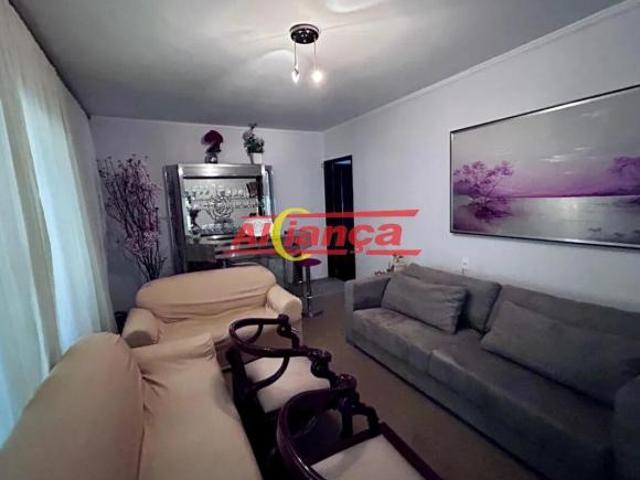 Moradia e Renda: Casa com 3 Dormitórios e Salão Comercial no Jardim Munhoz
