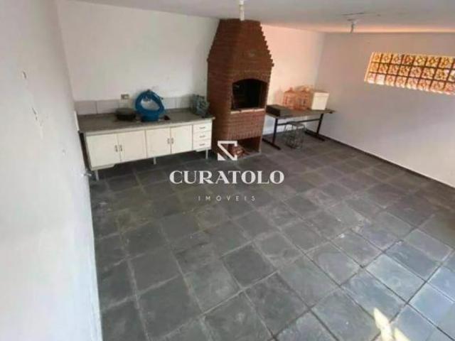 Moradia perfeita para a família: Sobrado com 3 quartos, 2 vagas cobertas, área com churrasqueira no