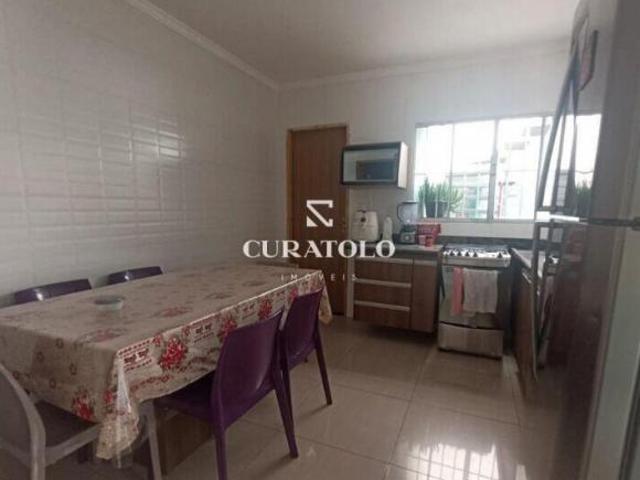 Moradia perfeita para a sua família: Excelente casa de 2 Dorms, com 2 Vagas cobertas e quintal na Vi