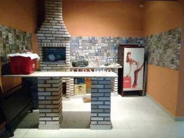 Moradia perfeita para a sua família: Lindo Sobrado com 3 Dorms, 4 Vagas e área gourmet com churrasqu