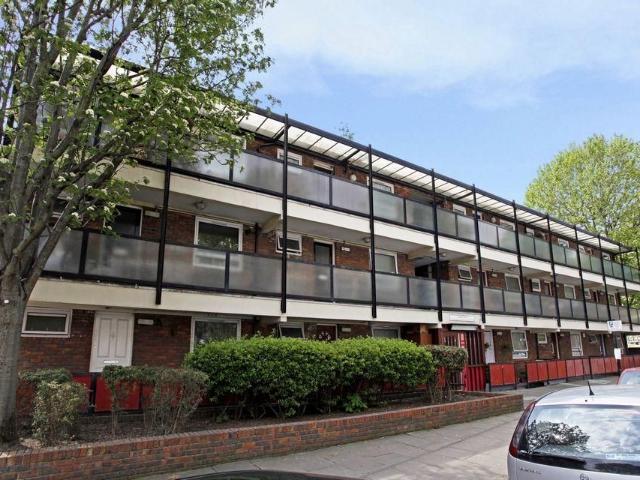 Morant Street, London E14, 2 bed flat to rent, £2,000 pcm | PrimeLocation