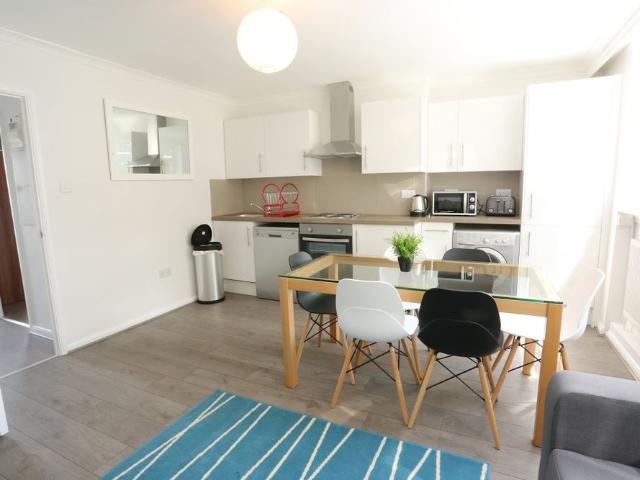 Morant Street – Room 3