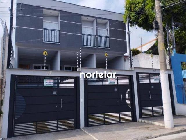Morar em um sobrado novinho, projetado para quem valoriza qualidade de vida. São 3 dormitórios bem d