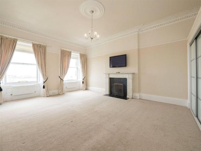 Moray Place, Edinburgh, EH3 3 bed flat to rent £2,950 pcm £681 pw