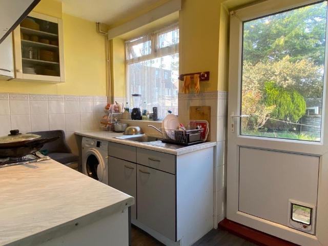 Morden SM4 3 bed terraced house to rent £2,450 pcm £565 pw
